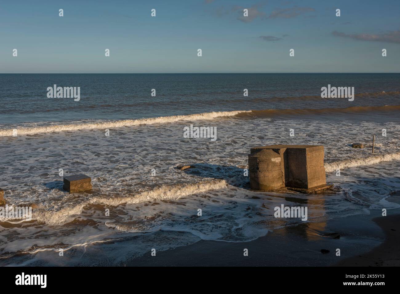 Tank traps hi-res stock photography and images - Alamy
