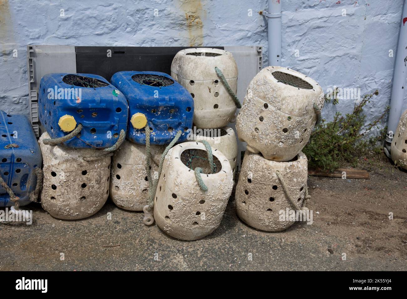 Diy lobster pots hi-res stock photography and images - Alamy