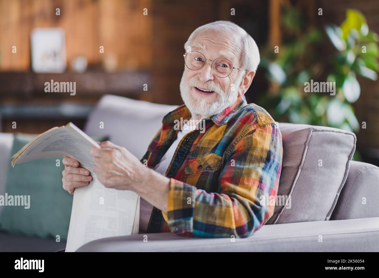 Photo of retired old man grandpa grey hair hold newspaper have break ...