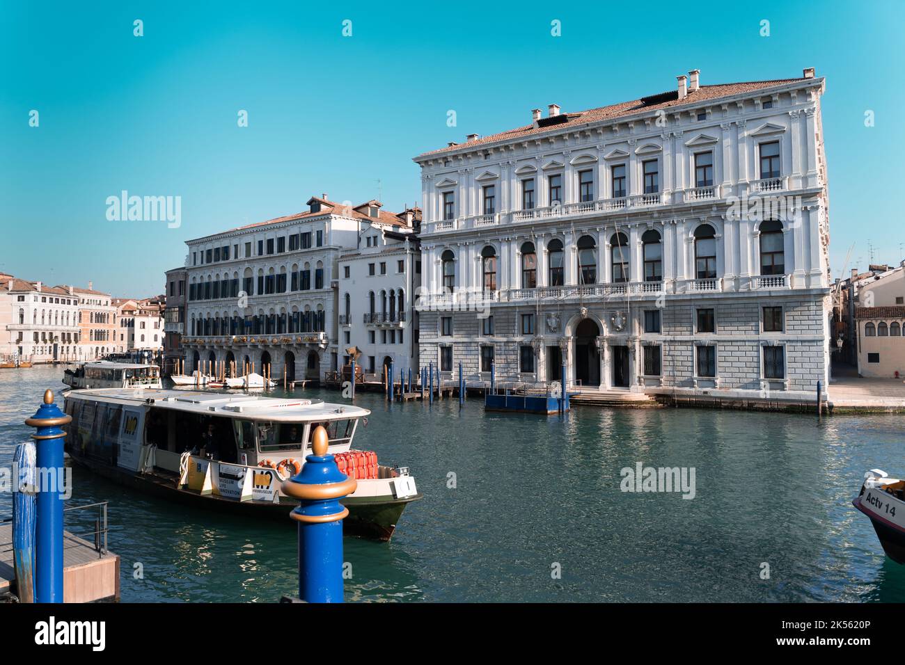 Venice waterfront yacht hi-res stock photography and images - Alamy