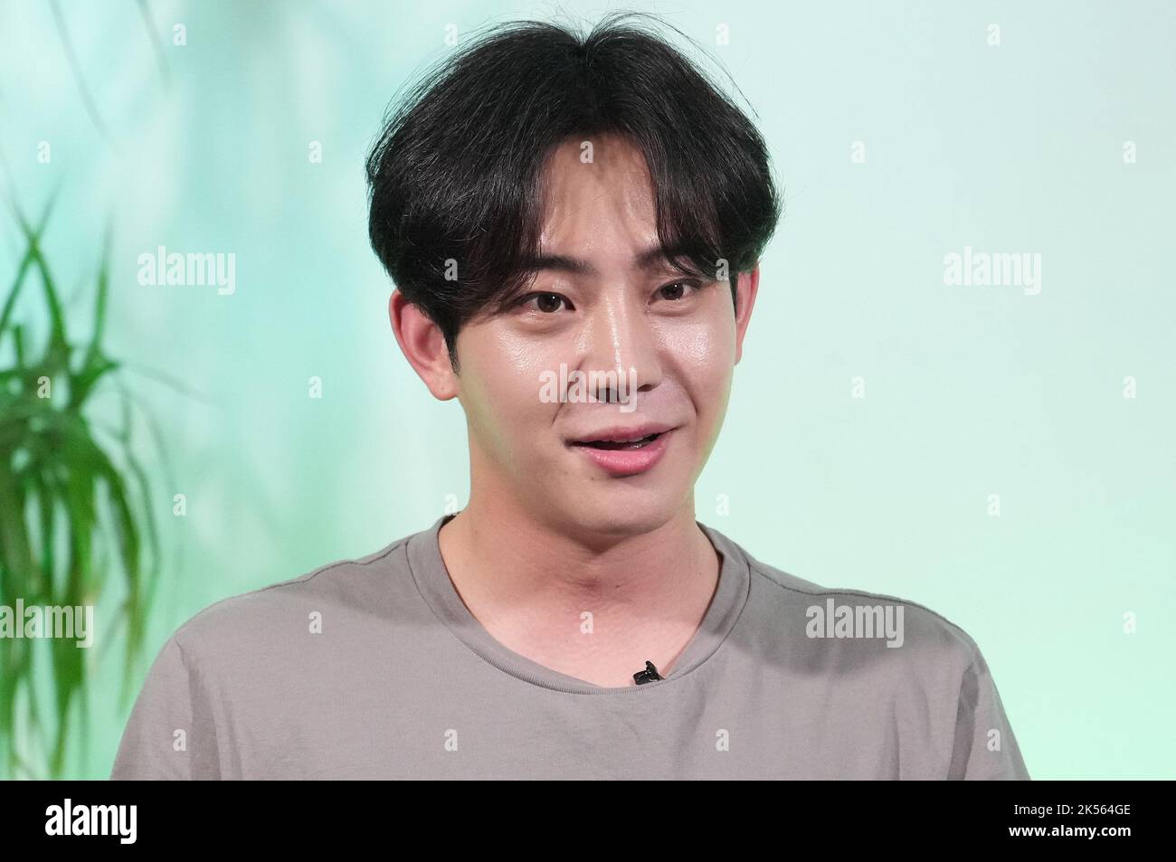 Dojoon of the South Korean band The Rose answers a question from a fan ...