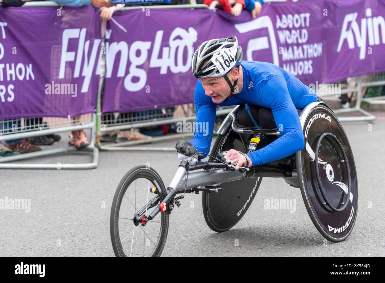 Matthew Clarke wheelchair athlete racing in the TCS 2022 London ...