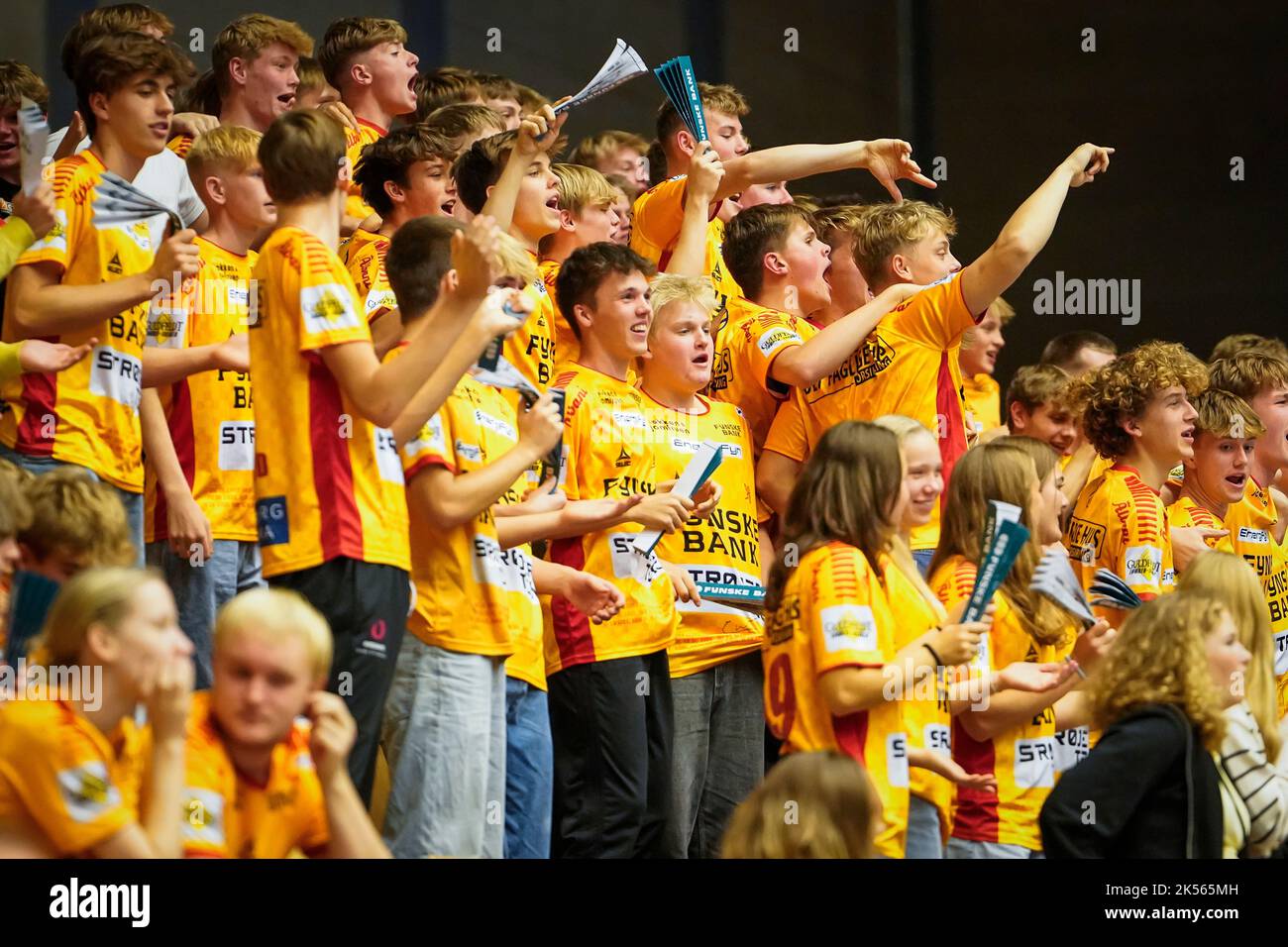 Champions league handball hi-res stock photography and images - Alamy