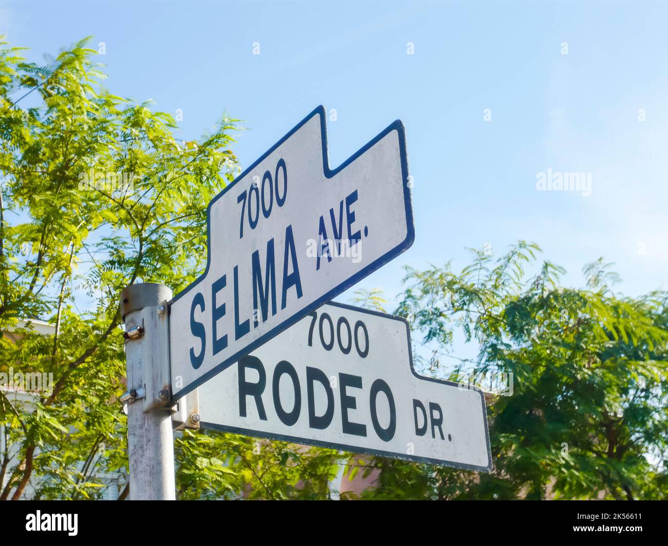 Rodeo drive street signs hi-res stock photography and images - Alamy