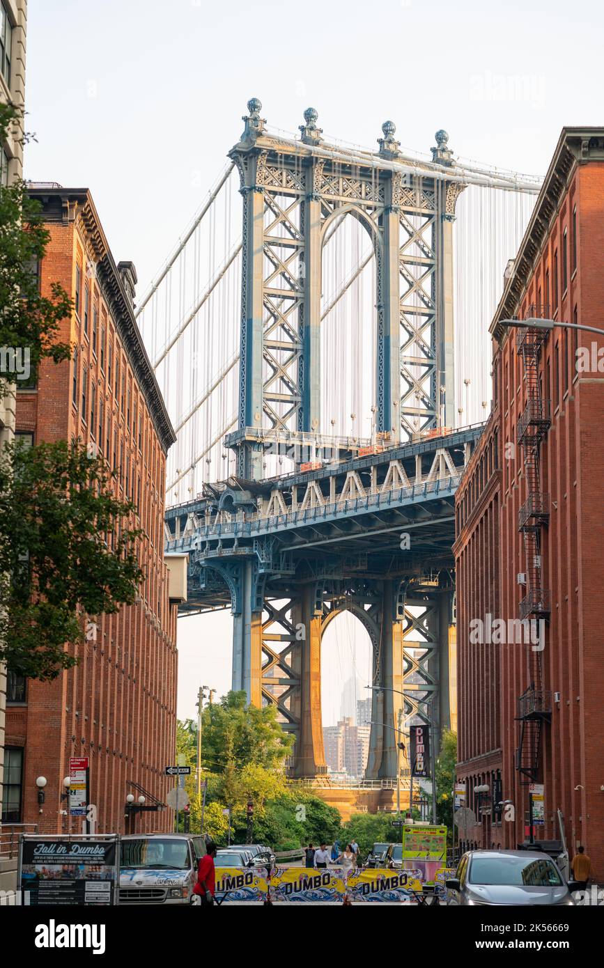 Downtown brooklyn streets hi-res stock photography and images - Alamy