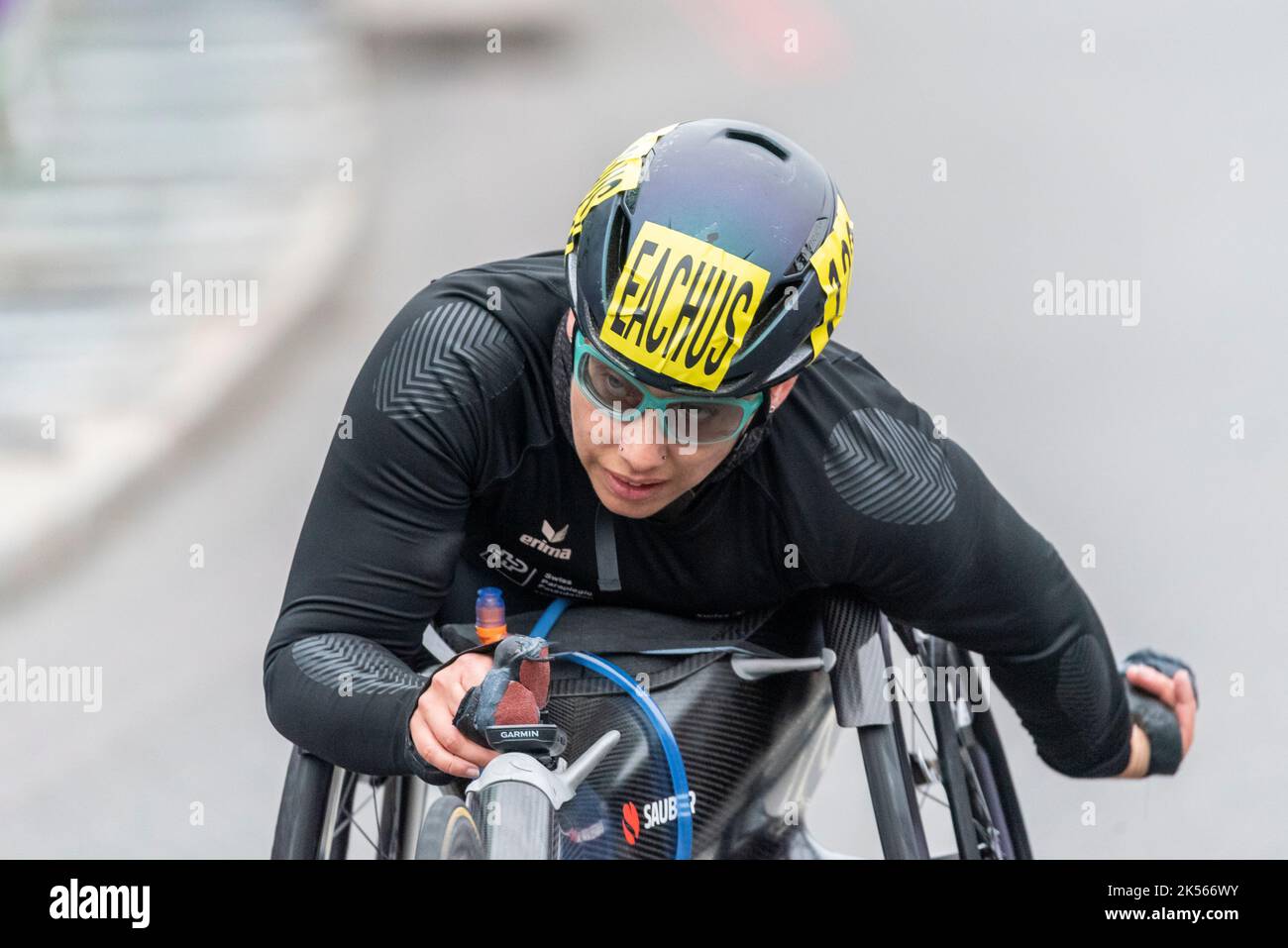 Patricia Eachus wheelchair athlete racing in the TCS 2022 London ...