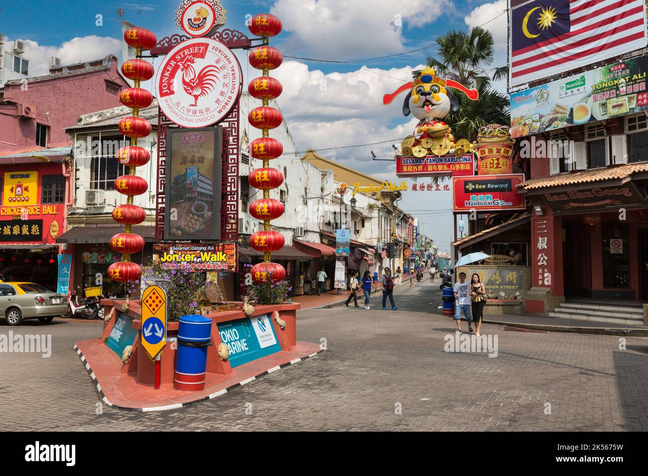 Entrance to Jonkers Walk, Jalan Hang Jebat, Melaka, Malaysia Stock ...