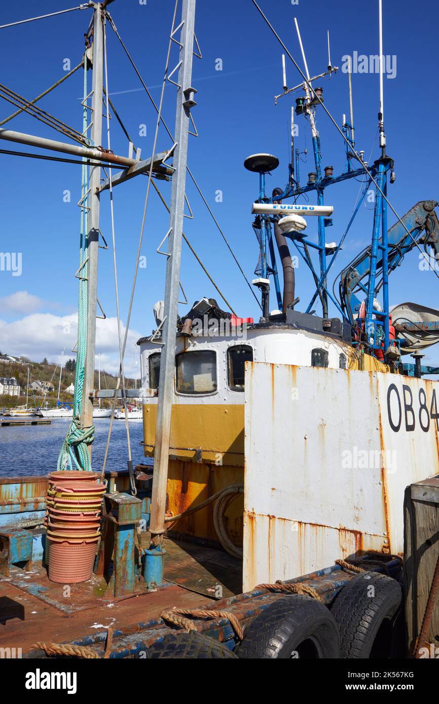 Hydraulic lifting gear and wheelhouse, a view of the trawler "Silver ...