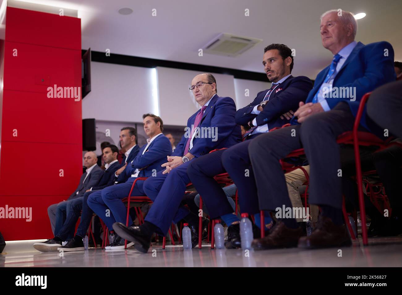 Seville, Spain. 06th Oct, 2022. Football coach Julen Lopetegui leaves ...