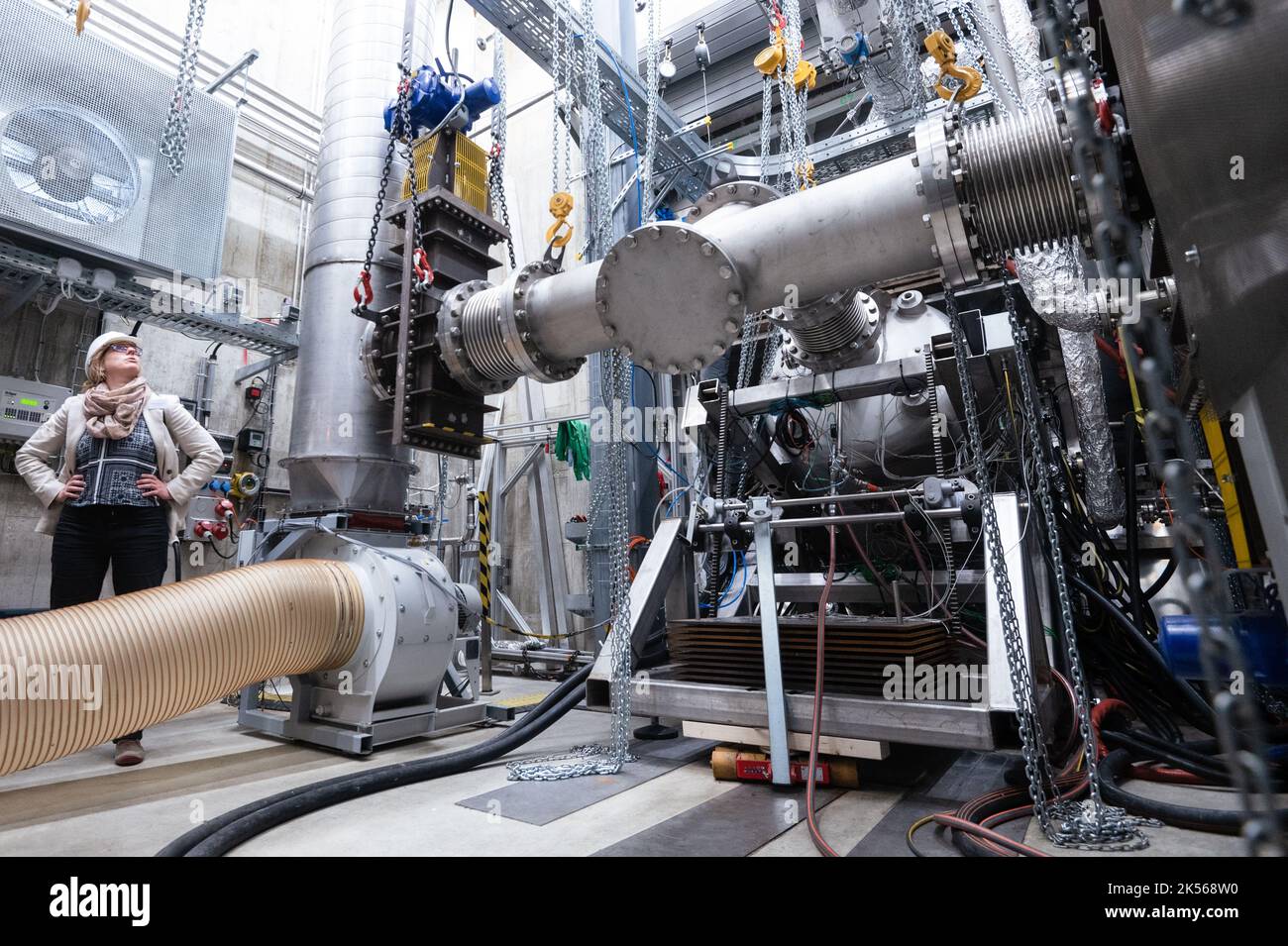 06 October 2022, North Rhine-Westphalia, Jülich: Synhelion's solar ...