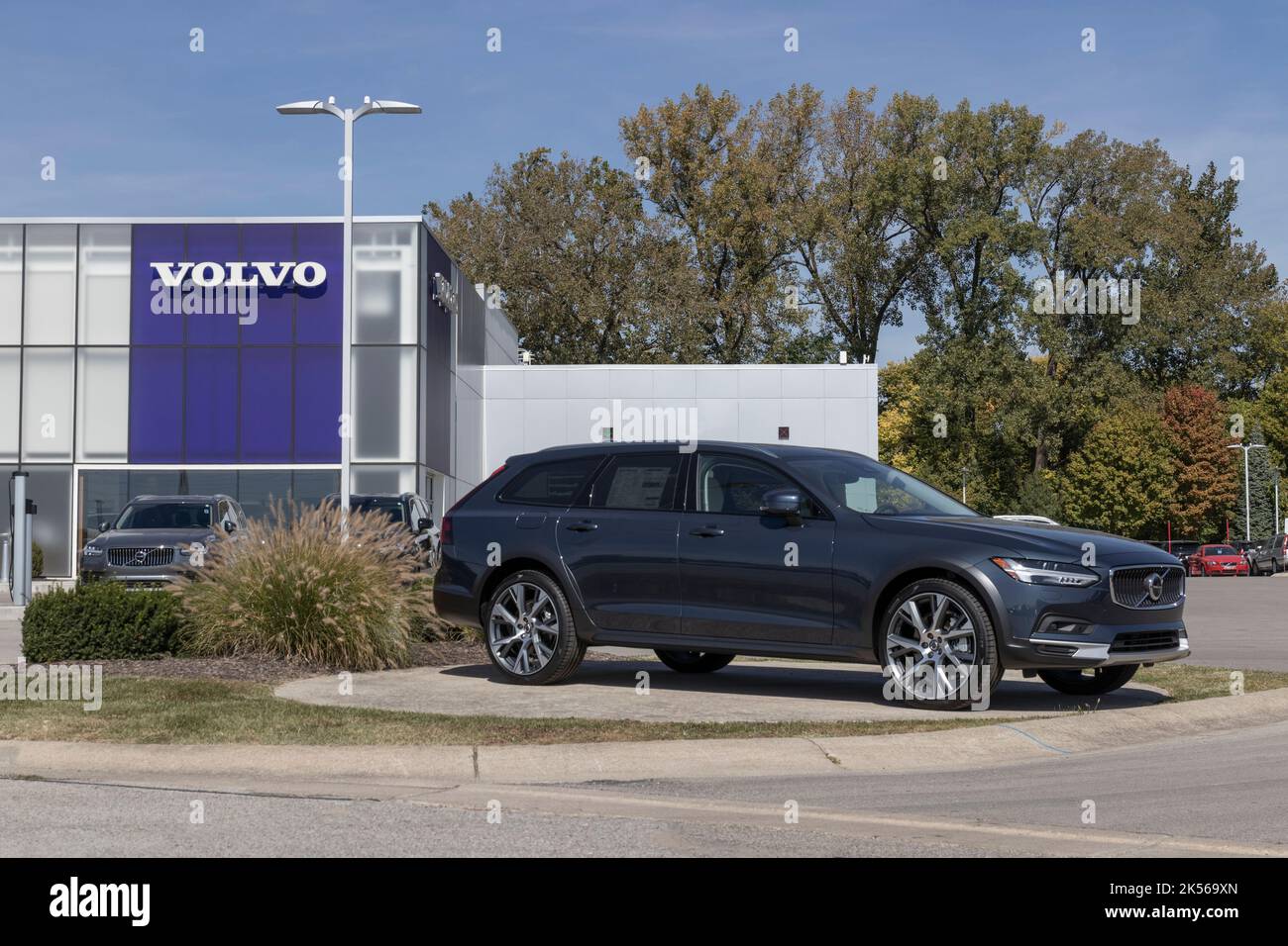 Indianapolis - Circa October 2022: Volvo V90 Cross Country display at a ...