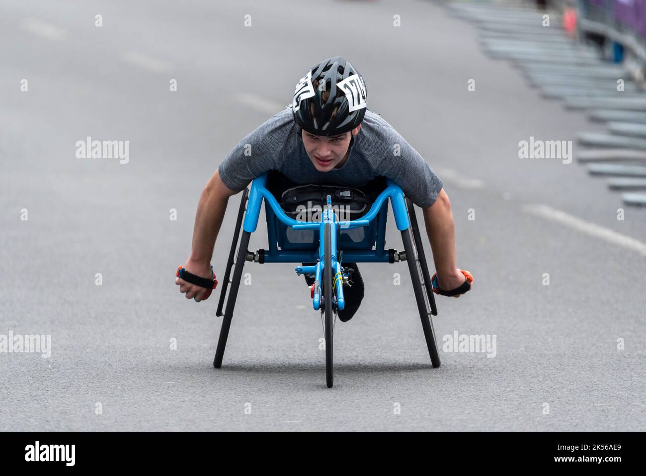 Tom Miller wheelchair athlete racing in the TCS 2022 London Marathon ...