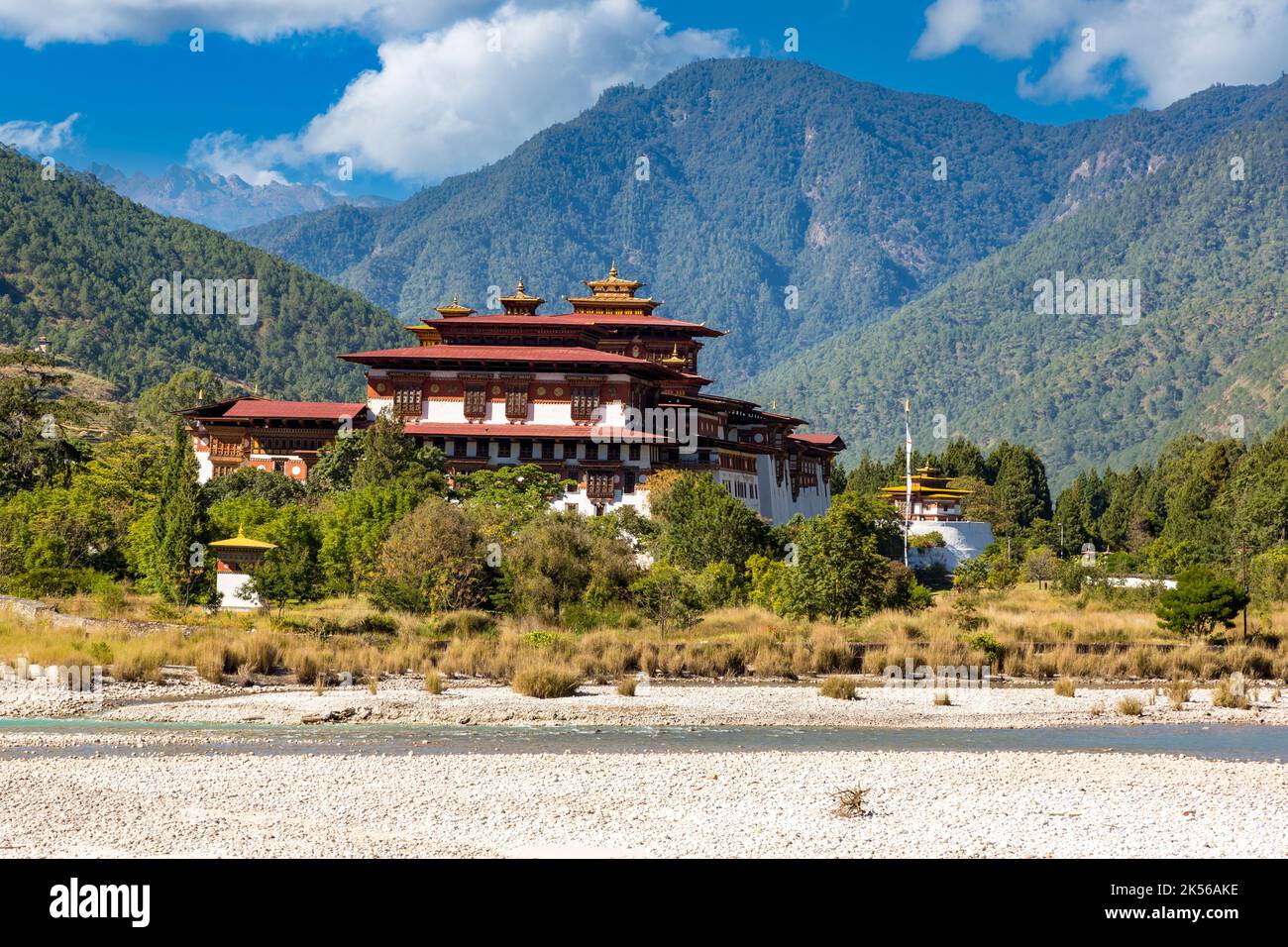 Punakha, Bhutan. Punakha Dzong (Fortress/Monastery). Mo River in ...