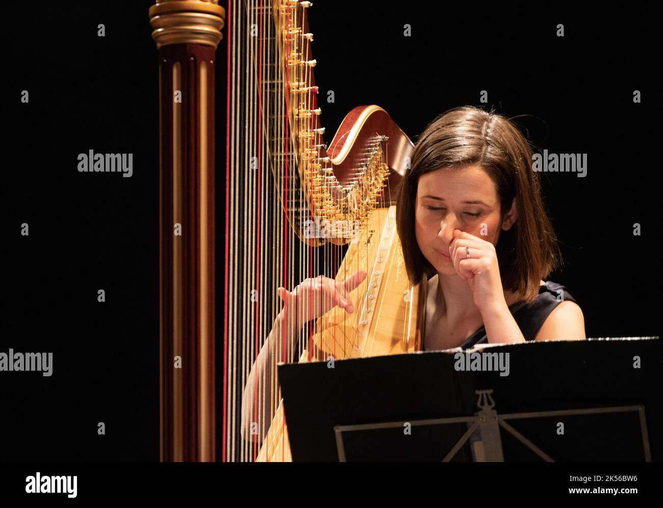 Gold harps hi-res stock photography and images - Alamy