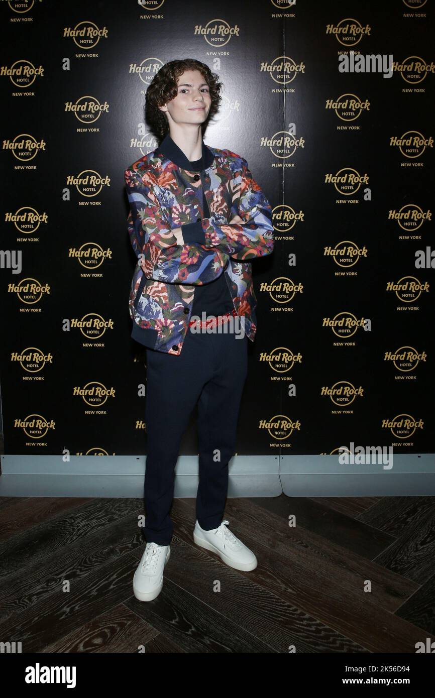 New York, United States. 05th Oct, 2022. Tyler Barish Attends the S2 ...