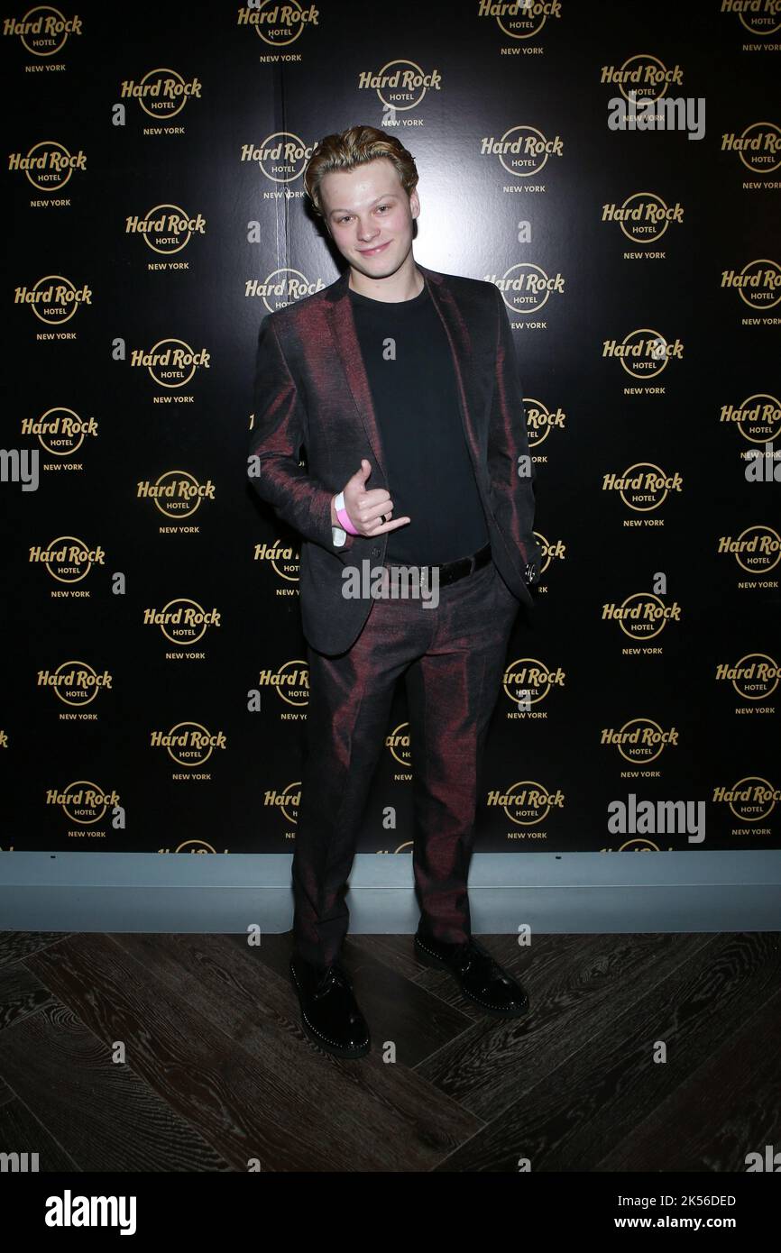 New York, United States. 05th Oct, 2022. Jordan Kronis Attends the S2 ...