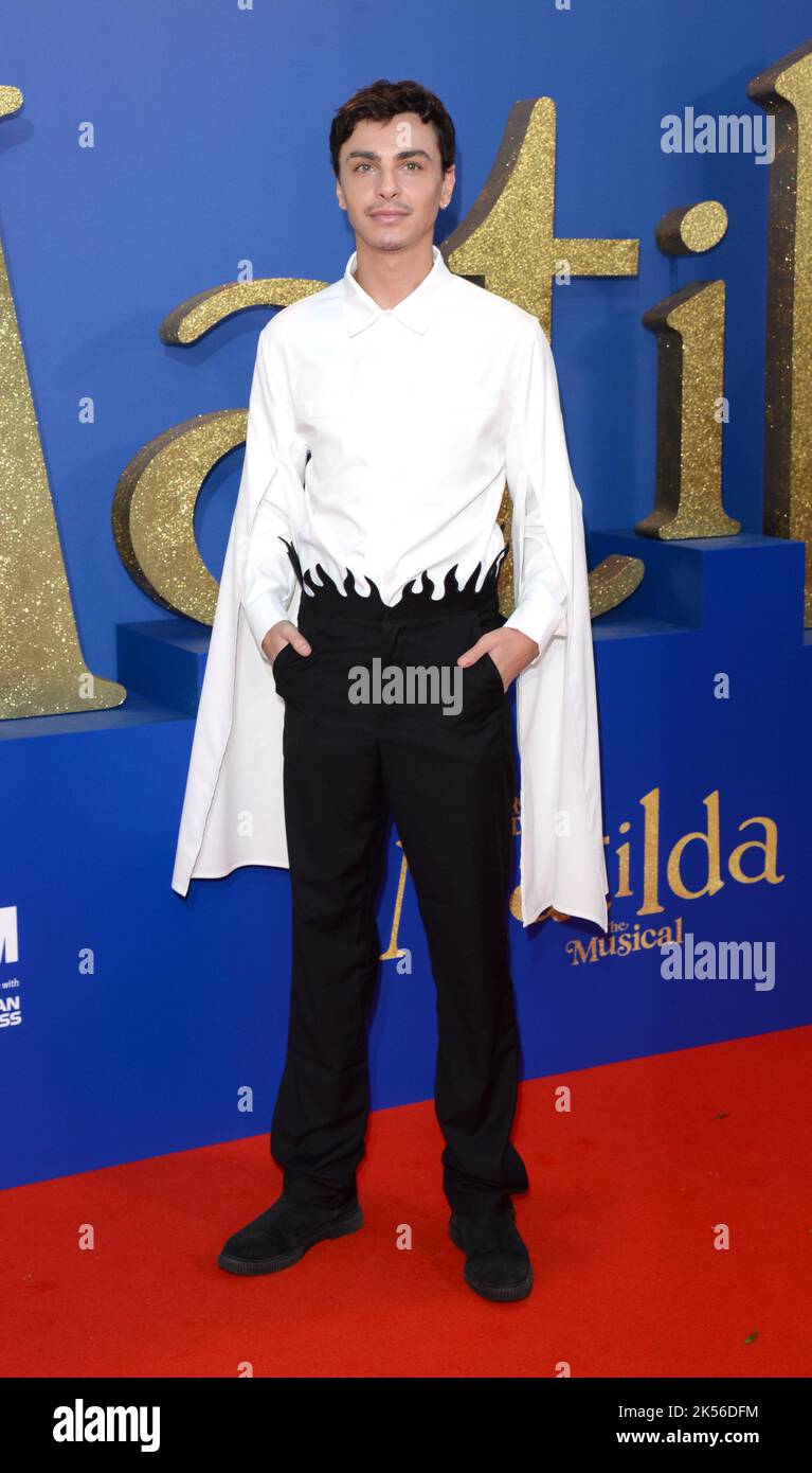 Photo Must Be Credited ©Alpha Press 078237 05/10/2022 Stevie Ruffs ...