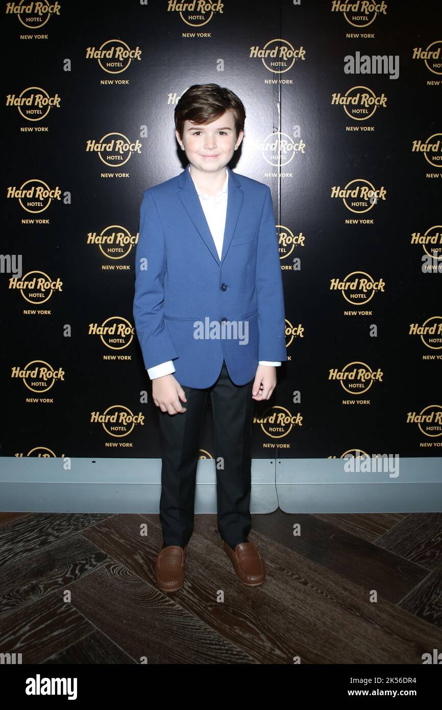 New York, NY on October 5, 2022, Simon Webber Attends the S2 Premiere ...