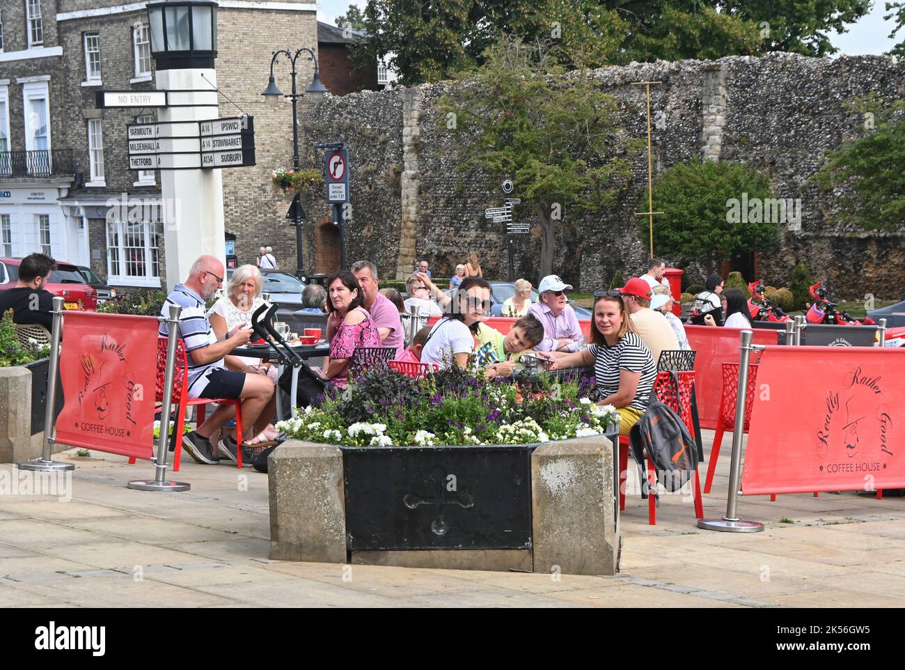 outdoor cafe, angel hill, bury st edmunds, suffolk Stock Photo - Alamy