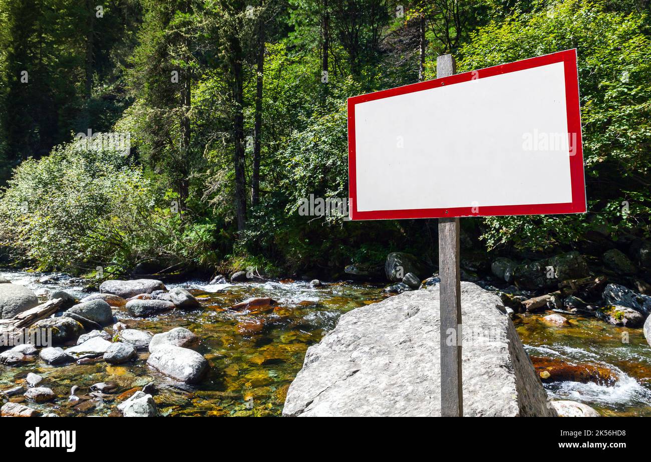 A frame warning sign hi-res stock photography and images - Alamy