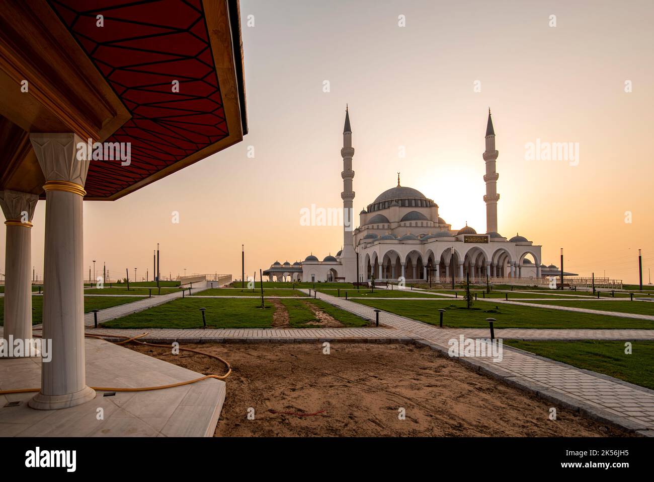 Beautiful View of Sharjah Grand Mosque Stock Photo - Alamy