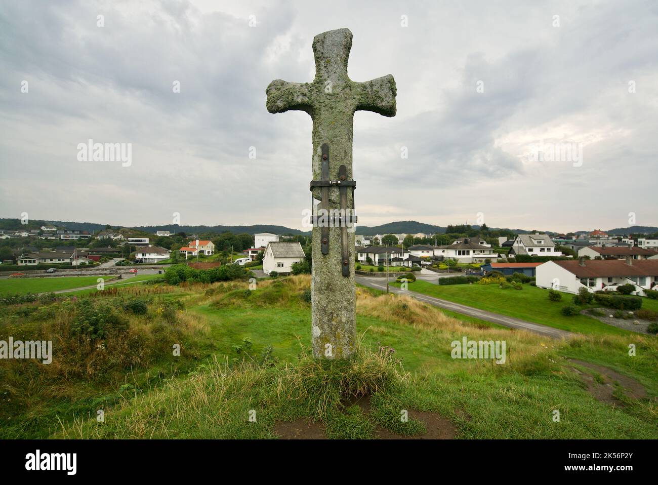 KROSSHAUGEN - A historic cross next to Norway's National Monument ...