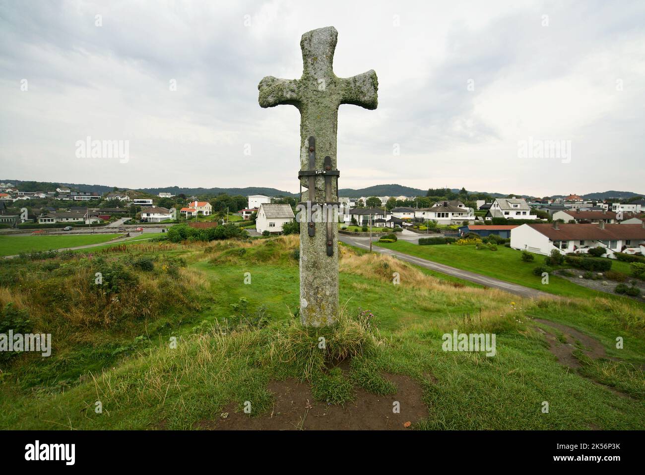 KROSSHAUGEN - A historic cross next to Norway's National Monument ...