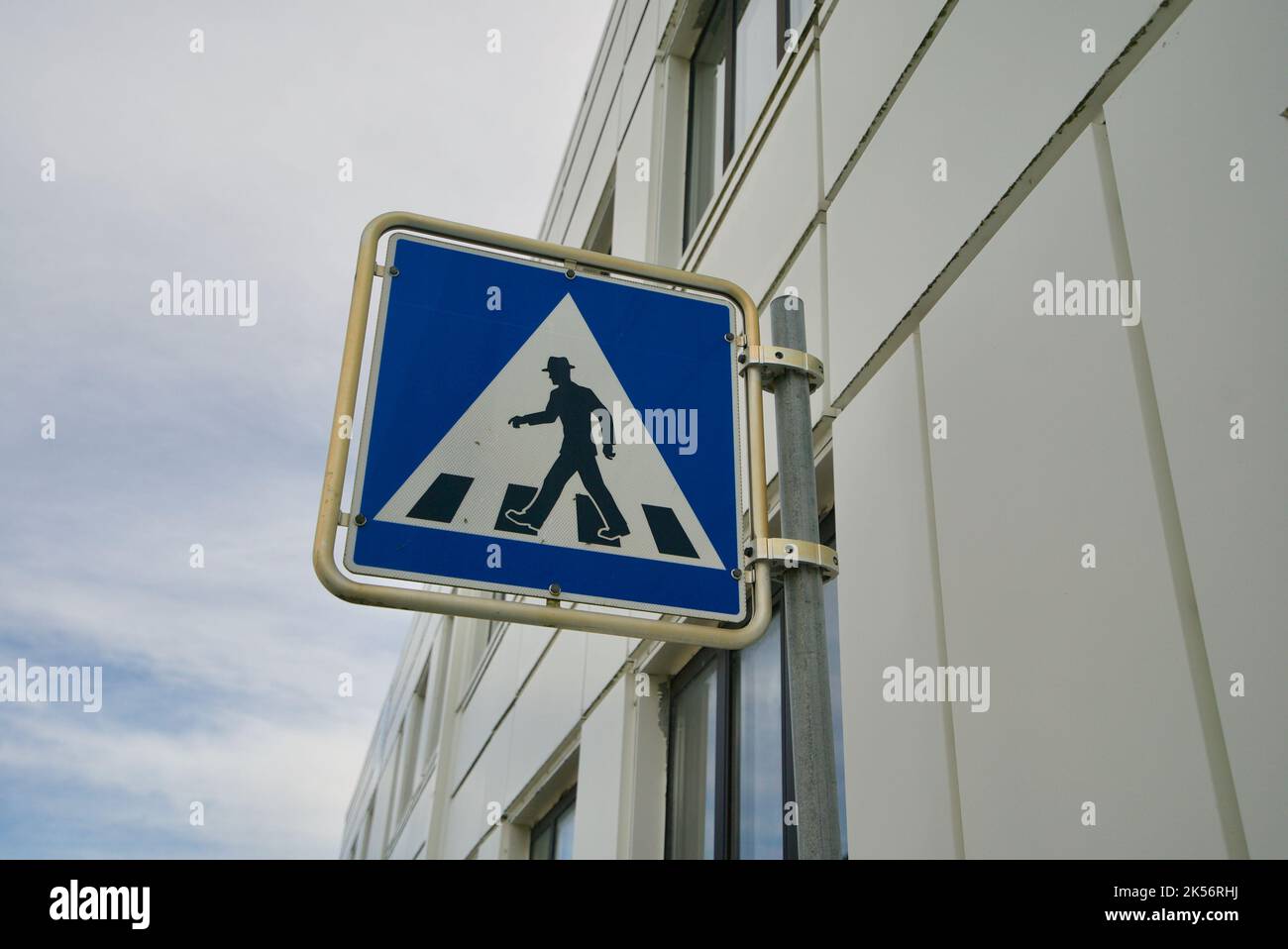 Norway pedestrian crossing sign hi-res stock photography and images - Alamy