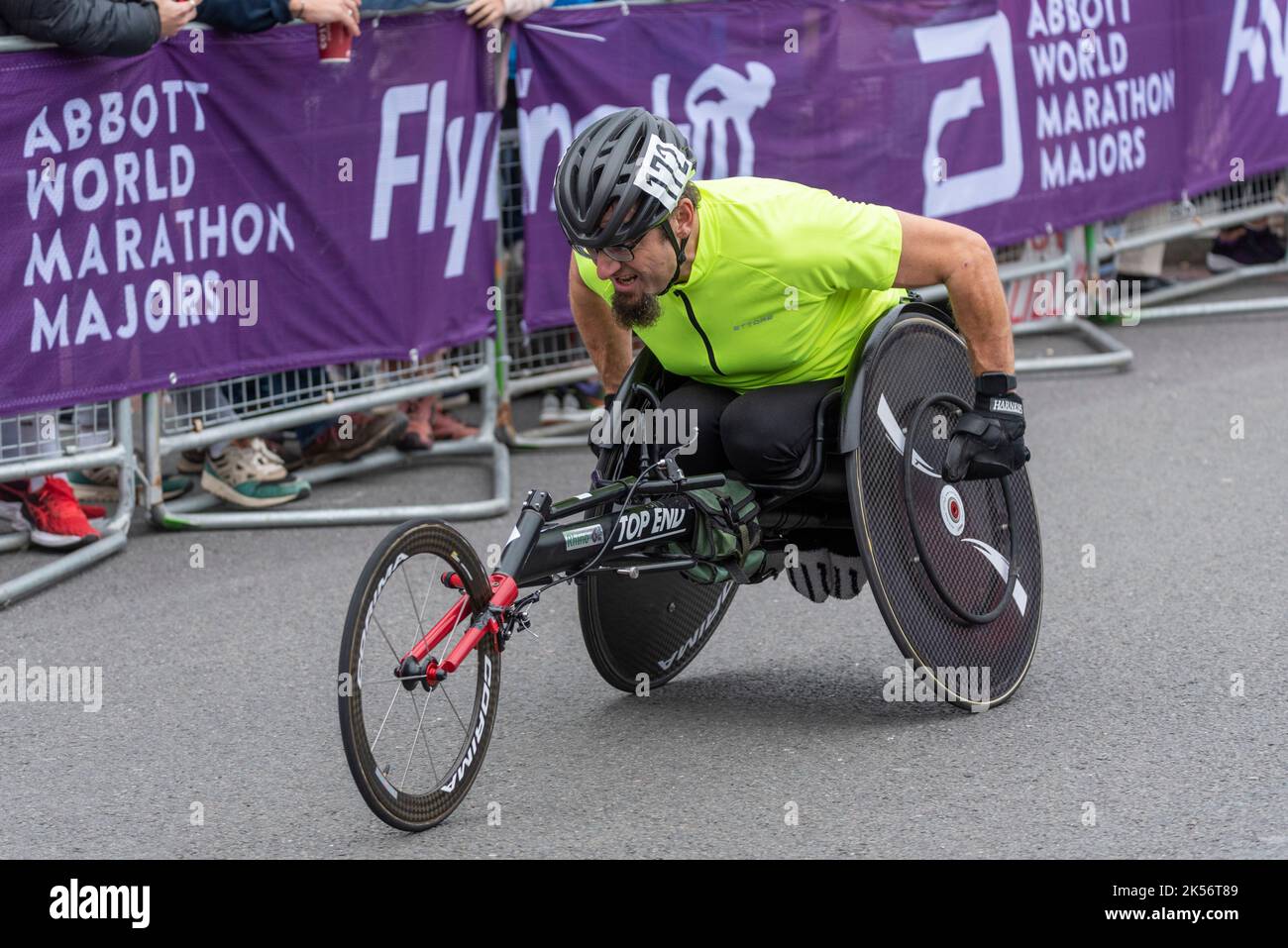 Steve Montgomery wheelchair athlete racing in the TCS 2022 London ...