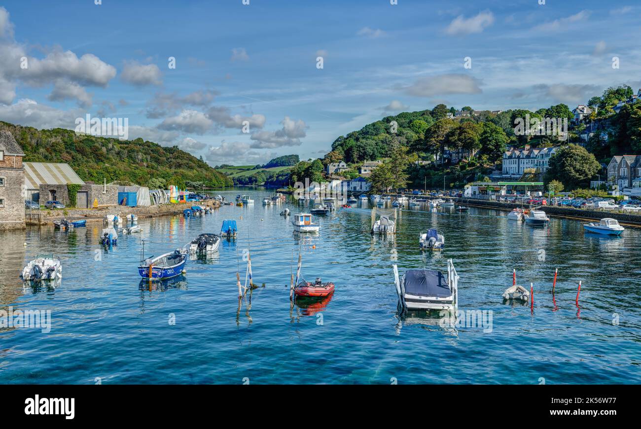 Wide angle view off the bridge over the Looe Estuary, Cornwall. A ...