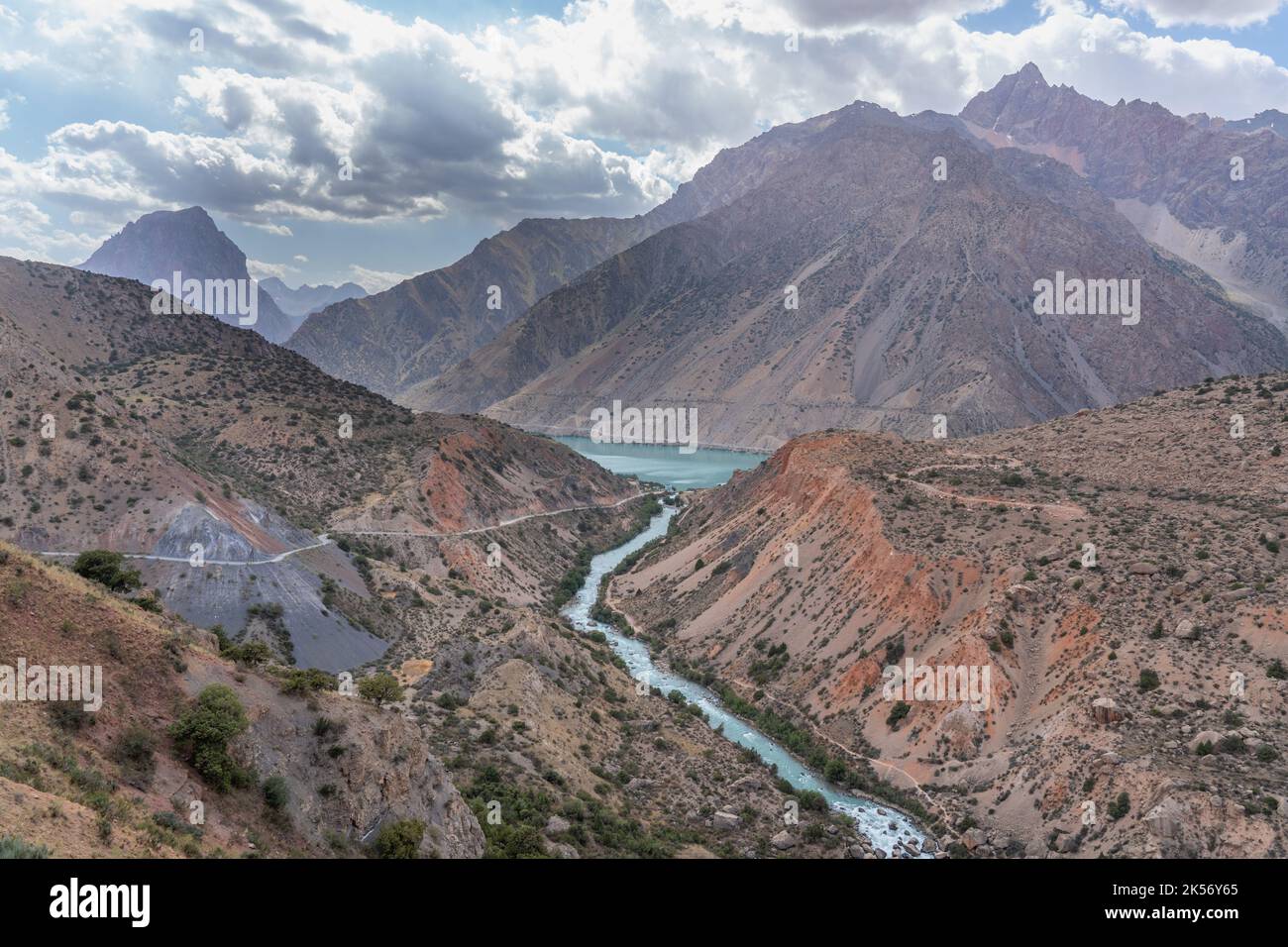 Colorful view of lake Iskanderkul in the Fann mountains of Tajikistan ...