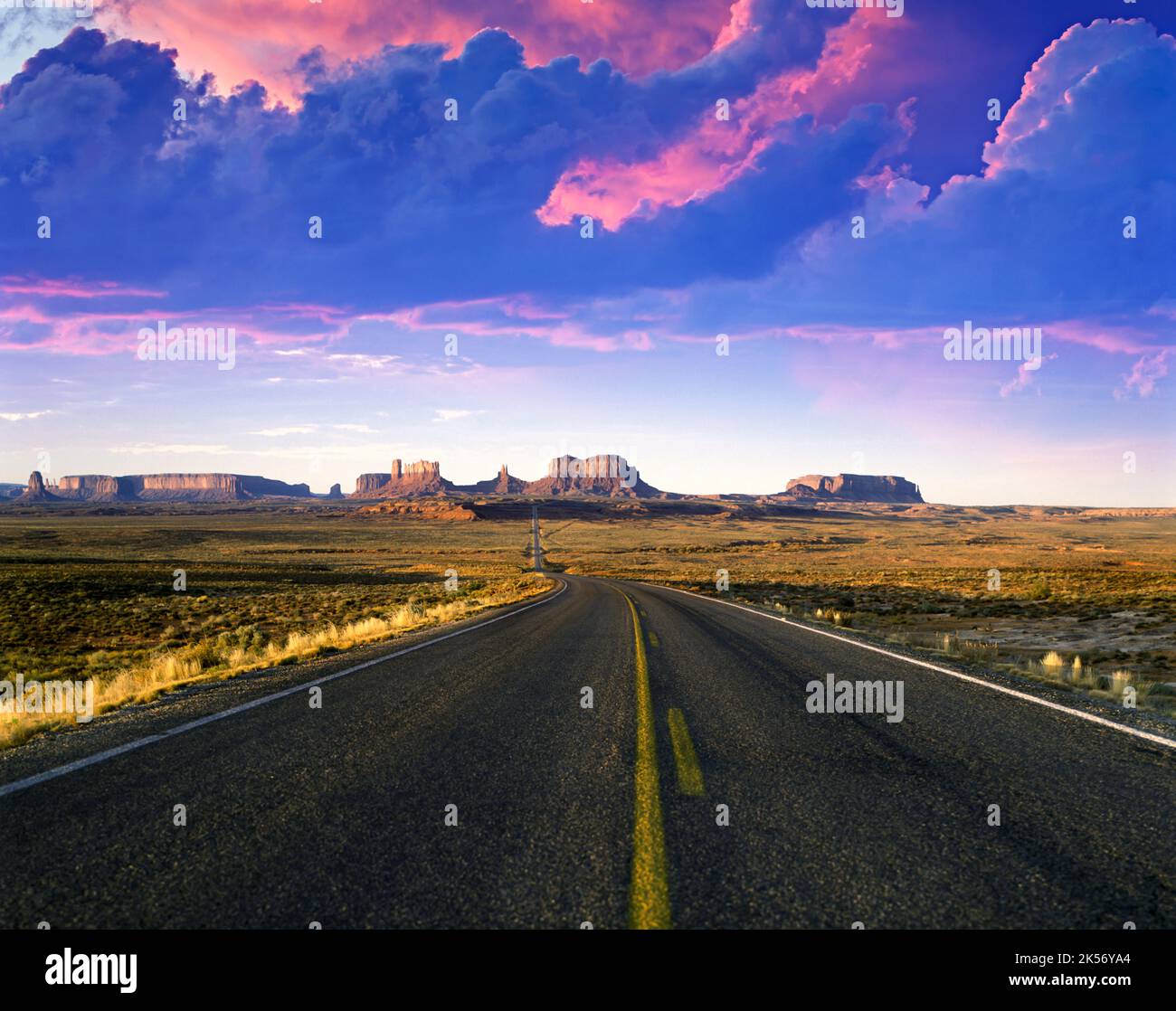 ROUTE 163 HIGHWAY MONUMENT VALLEY NAVAJO TRIBAL PARK UTAH ARIZONA USA ...