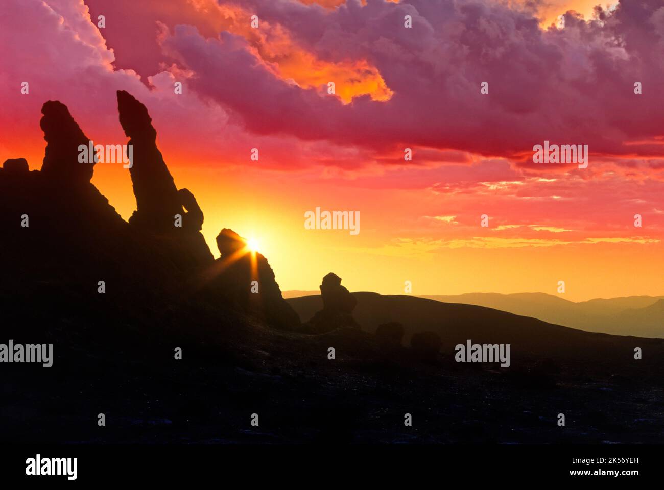 THREE MARIAS ROCK FORMATION VALLE DE LA LUNA ATACAMA DESERT SAN PEDRO ...