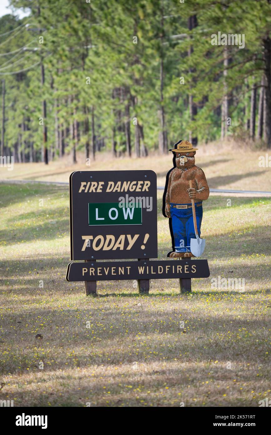 FIRE DANGER LOW SIGN, CATAHOULA RANGER DISTRICT AT THE KISATCHIE ...