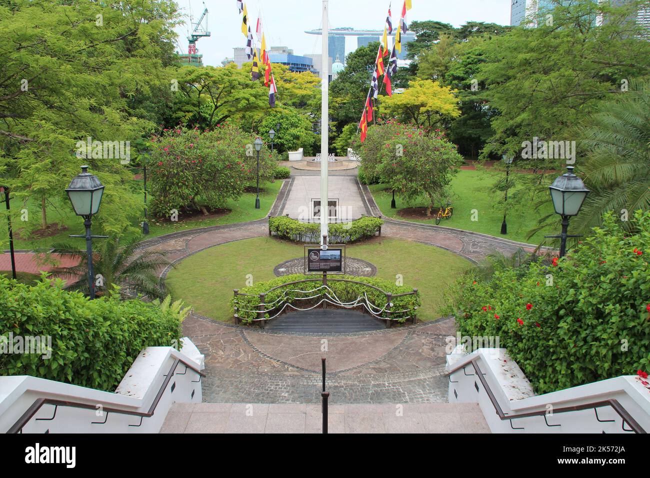 Singaporian flag in singapore hi-res stock photography and images - Alamy