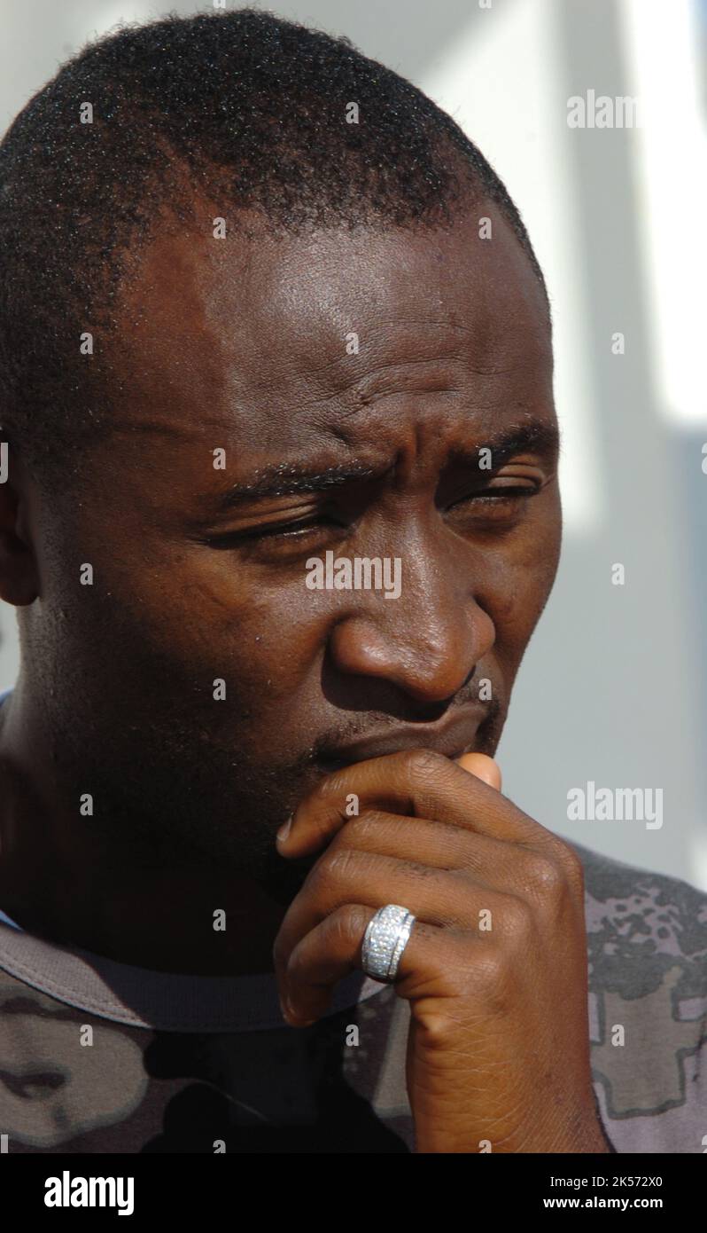 PORTSMOUTH STRIKER LUA LUA ABOARD HMS ENDURANCE. PIC MIKE WALKER, 2006 ...