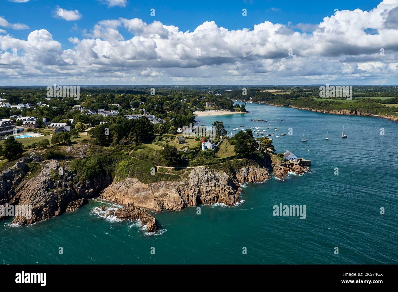 France, Finistere, Nevez, Port Manech, the Aven River, the lighthouse ...