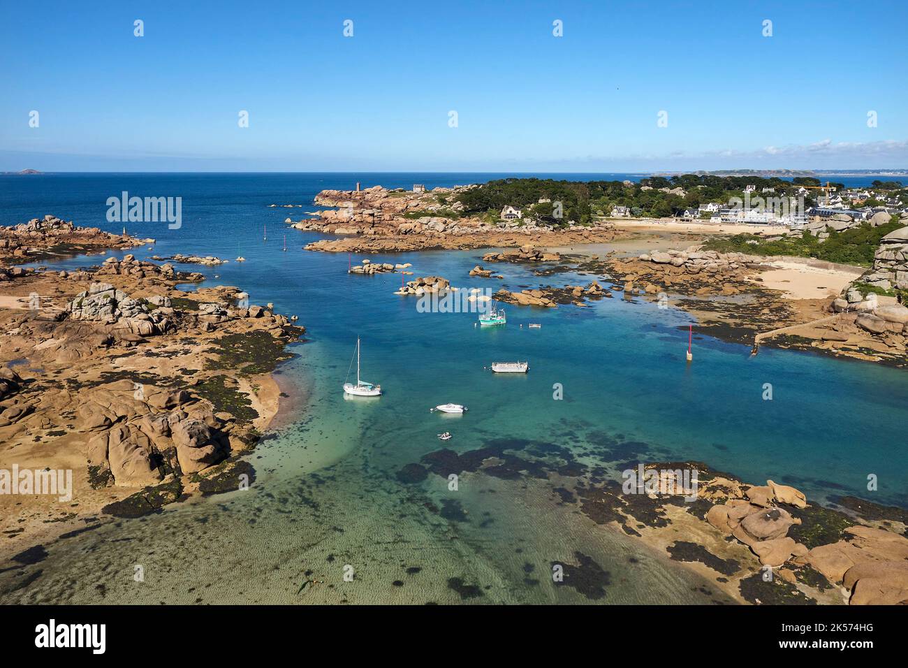 Port of ploumanach hi-res stock photography and images - Alamy