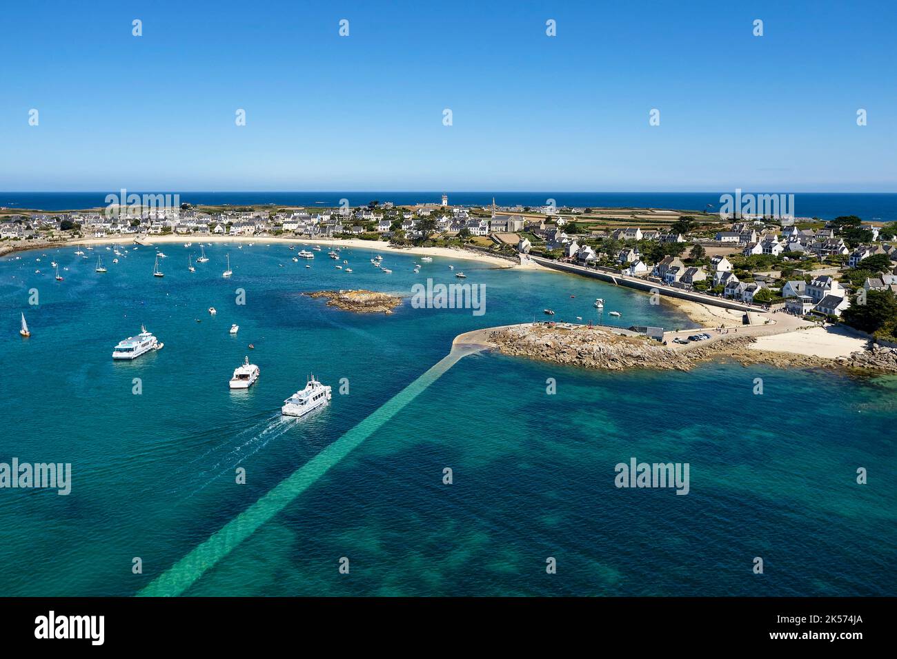 France, Finistere, Ponant Islands, ile de Batz (Batz Island), arrival ...