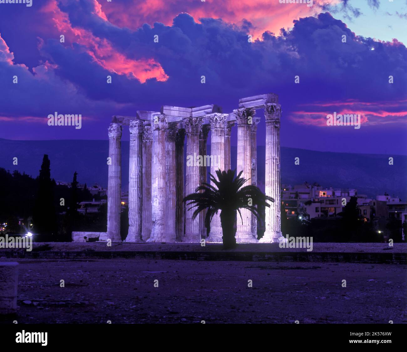 CORINTHIAN STYLE STONE COLUMNS TEMPLE OF ZEUS OLYMPIOS RUINS ATHENS ...