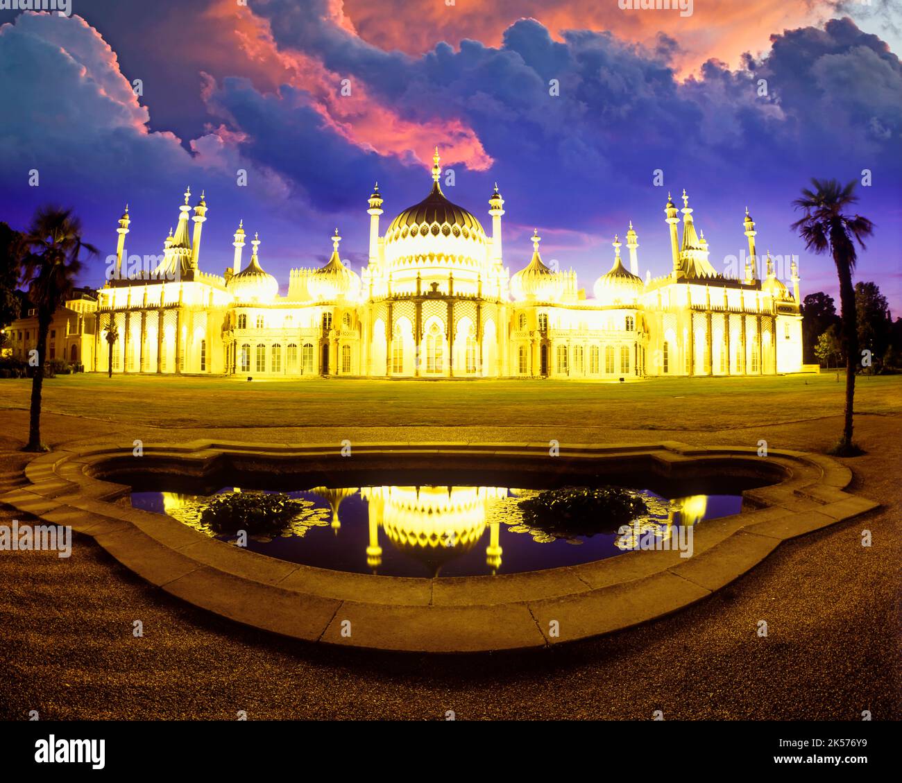 ROYAL PAVILION REFLECTING ORNAMENTAL POOL BRIGHTON EAST SUSSEX ENGLAND ...