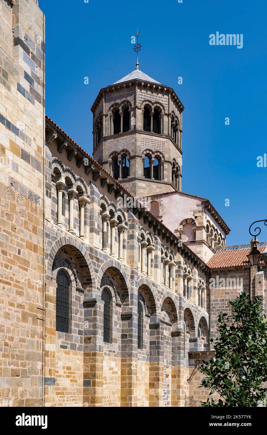 France, Puy de Dome, Issoire, Abbey Saint-Austremoine, romanesque style ...