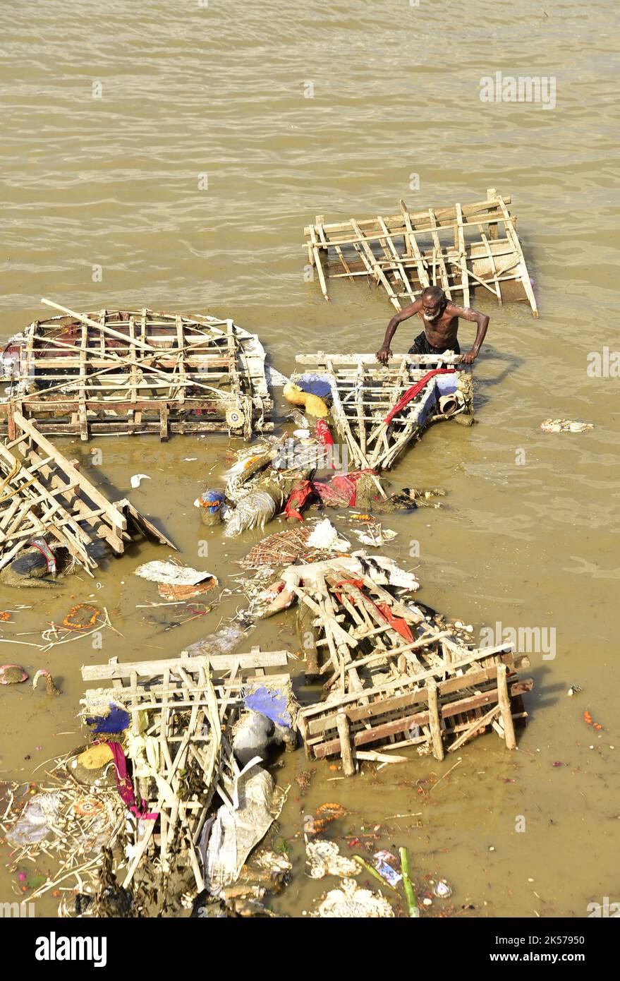 Guwahati, Guwahati, India. 6th Oct, 2022. Labours cleaning the river ...