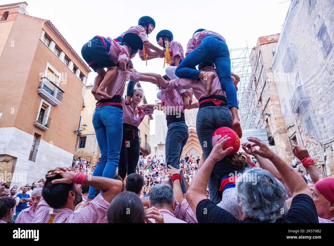 Human pyramid hi-res stock photography and images - Alamy