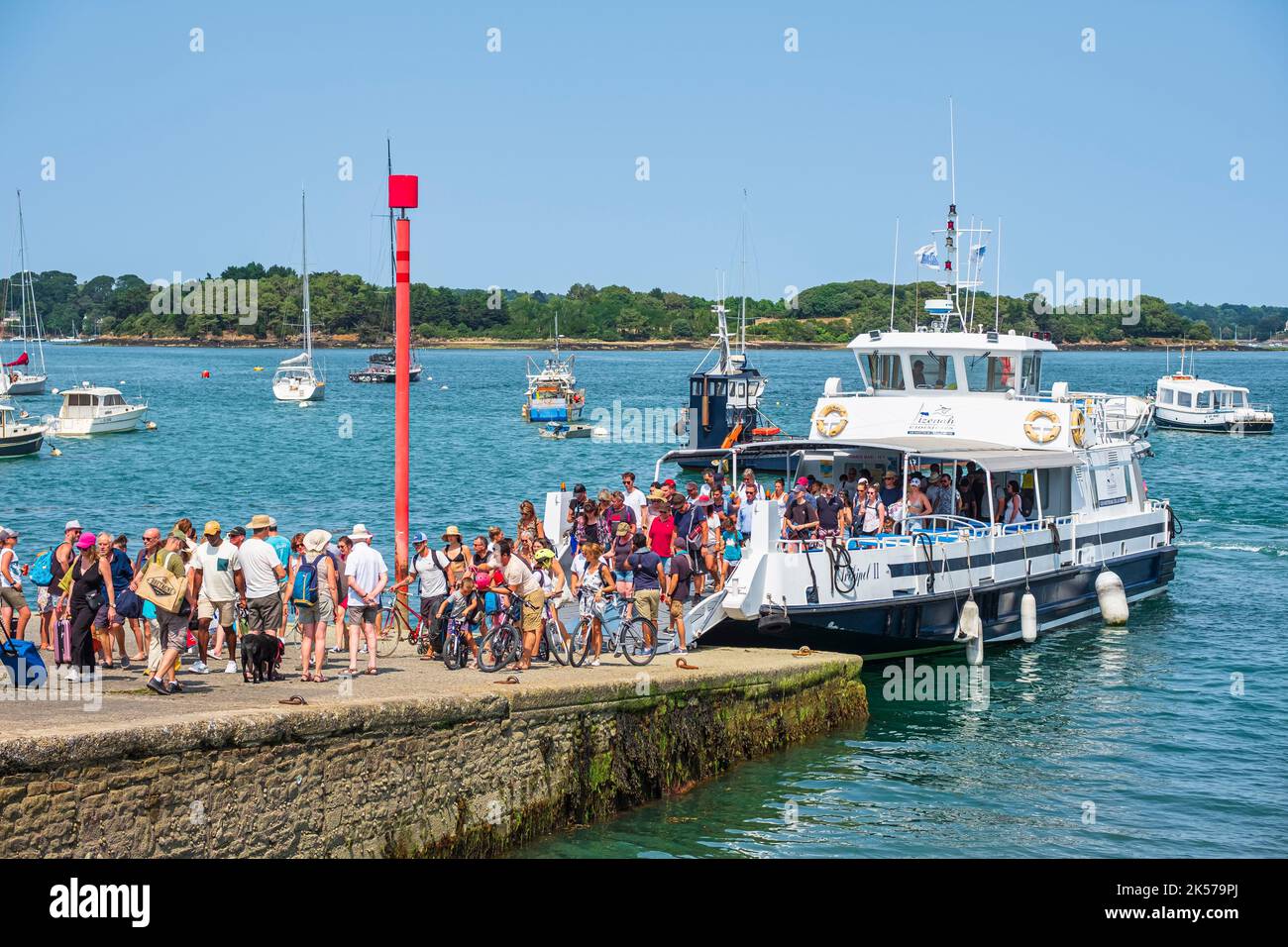 France, Morbihan, Baden, Port-Blanc, pier for Ile-aux-Moines Stock ...