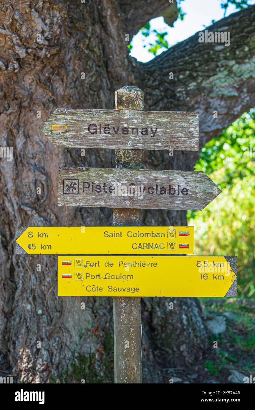 France, Morbihan, Plouharnel, mark of the coastal footpath or GR 34 ...