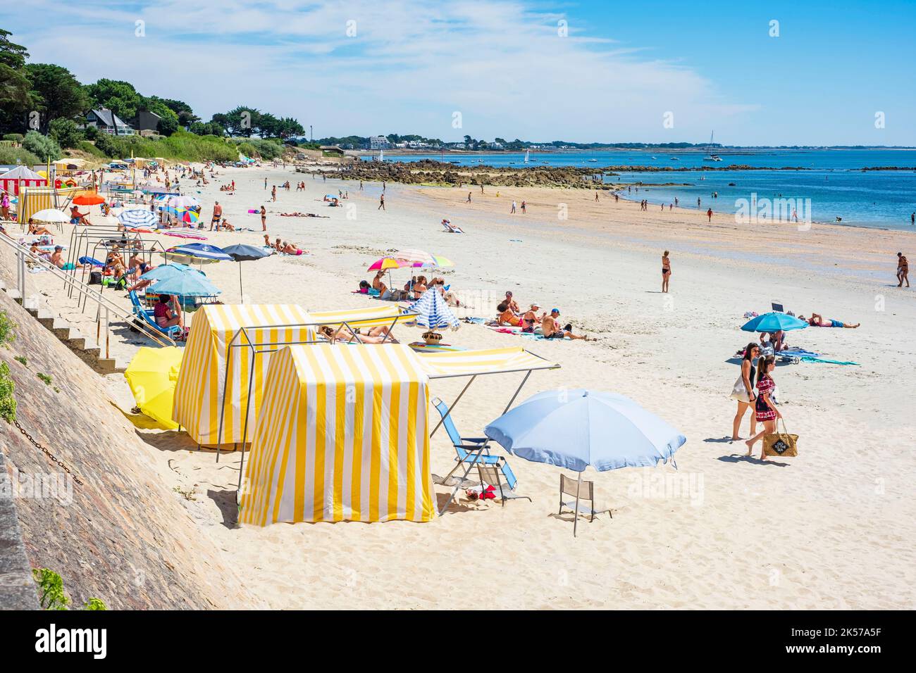 France, Morbihan, Carnac, Legenese beach on the coastal footpath or GR ...