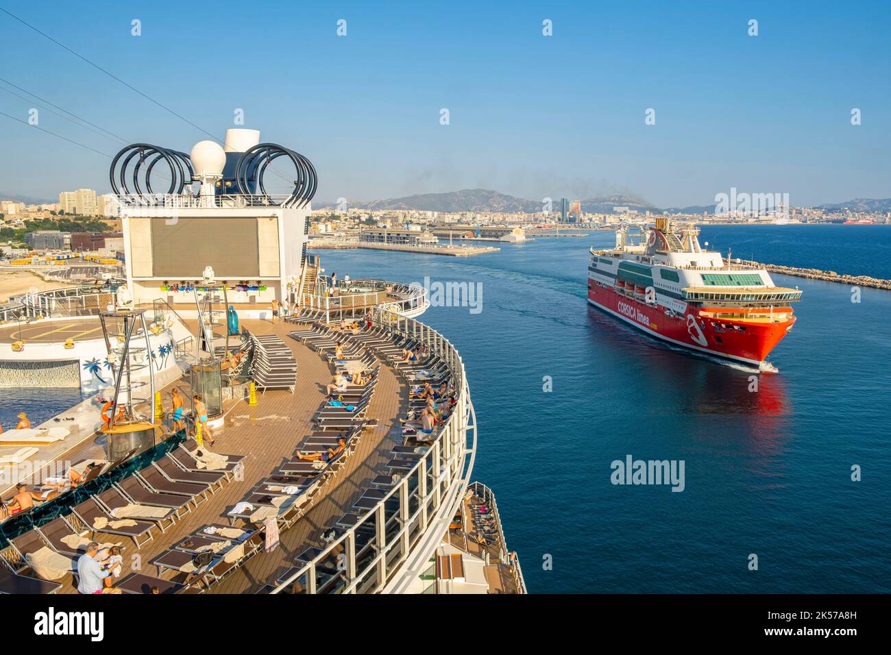 Linea msc hi-res stock photography and images - Alamy