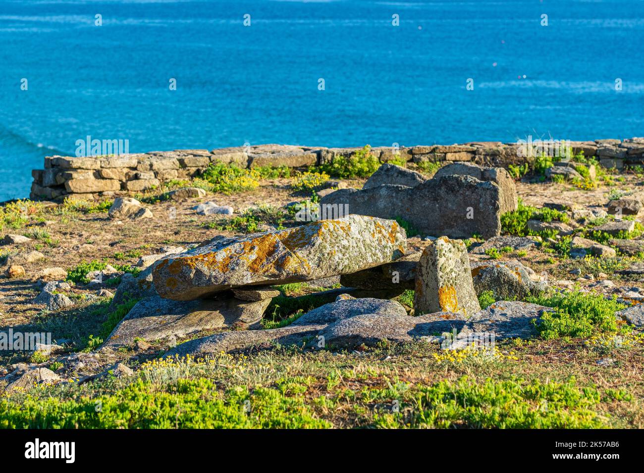 Dolmen blanc hi-res stock photography and images - Alamy