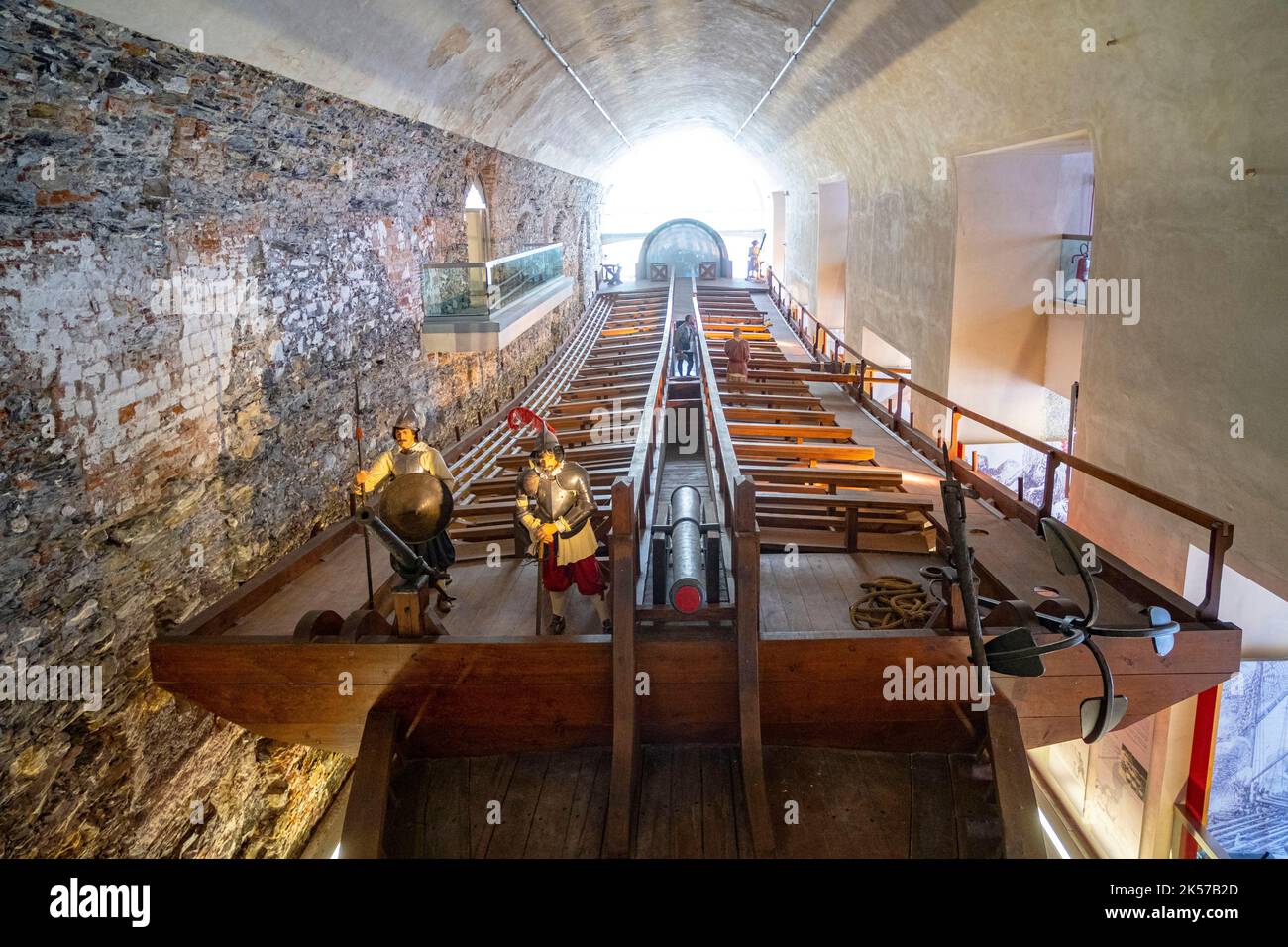 Del wood piano hi-res stock photography and images - Alamy